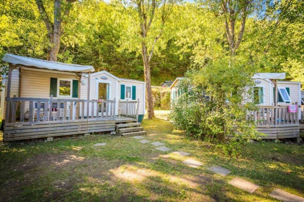 32 M² Camping ∙ 3 Chambres ∙ 8 Personnes - Lozère