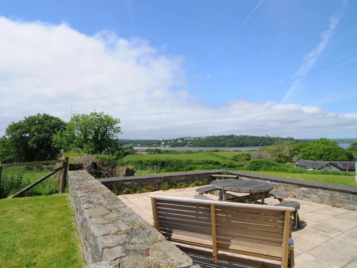 70 M² Cottage ∙ 3 Bedrooms ∙ 6 Guests - Laugharne