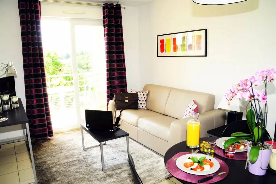 24 M² Studio Flat ∙ 1 Bedroom ∙ 2 Guests - Biot