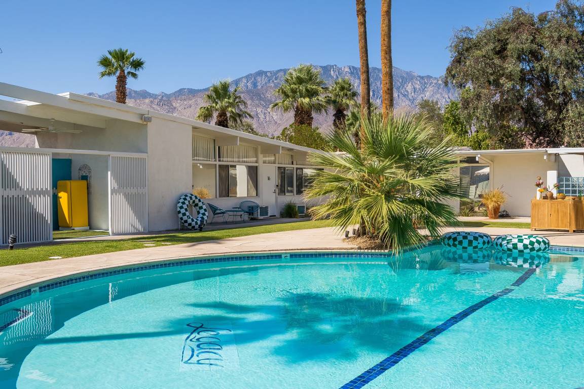 594 M² Hotel ∙ 1 Habitación ∙ 2 Huéspedes - Desert Hot Springs, CA