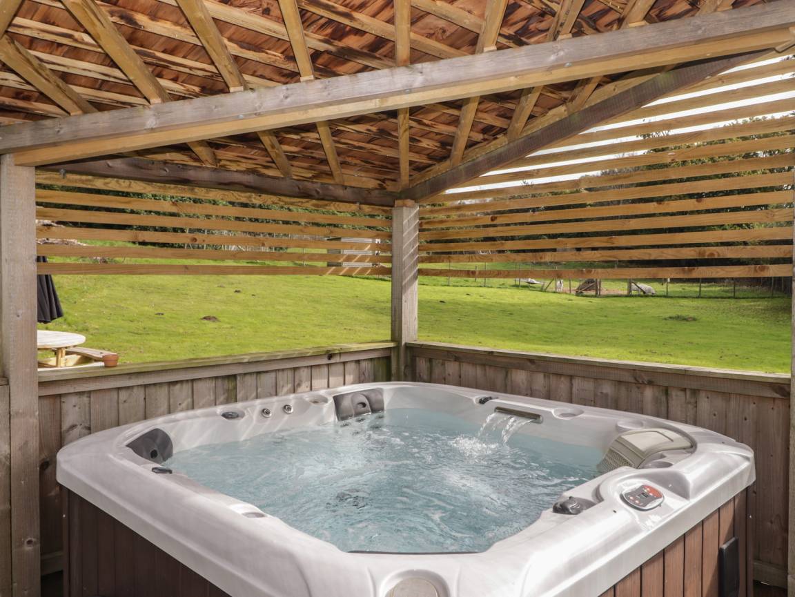 Cottage ∙ 2 Bedrooms ∙ 4 Guests - Bridgend