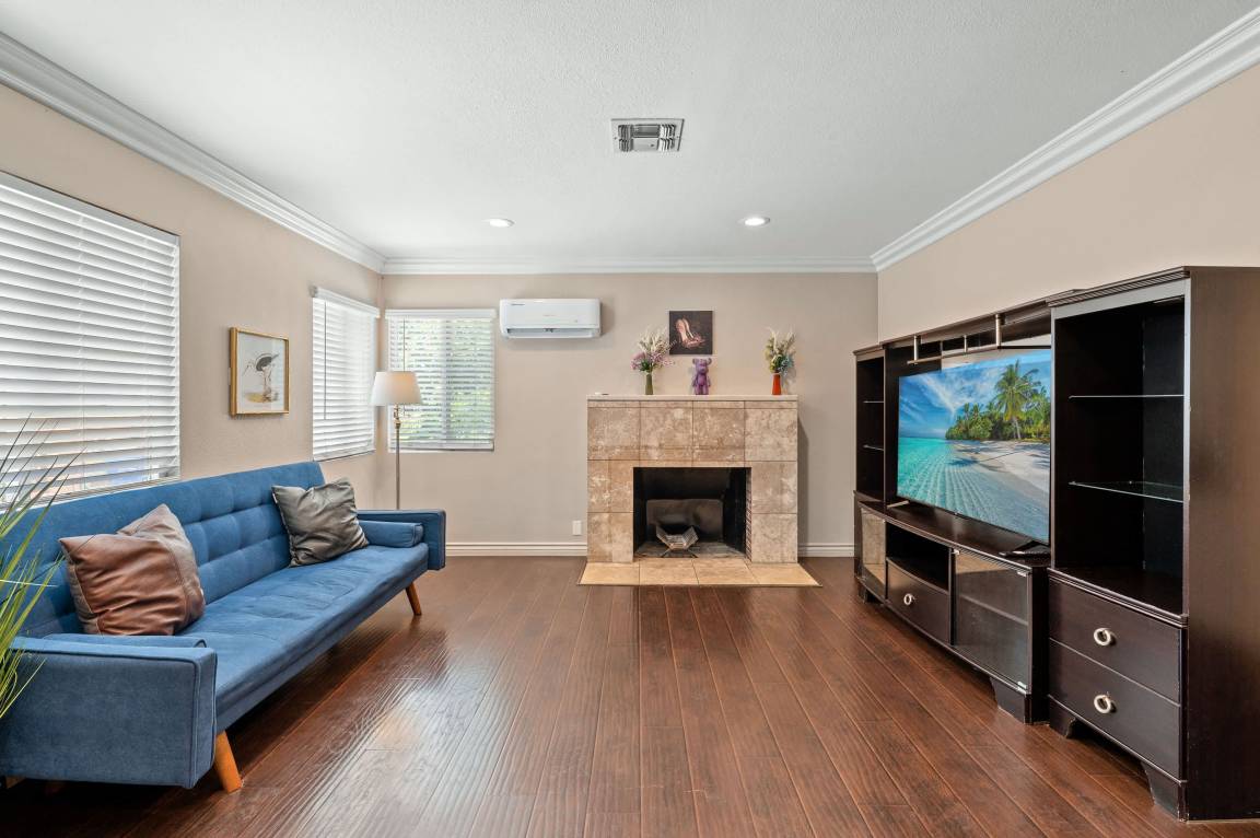 House ∙ 2 Bedrooms ∙ 4 Guests - La Verne, CA