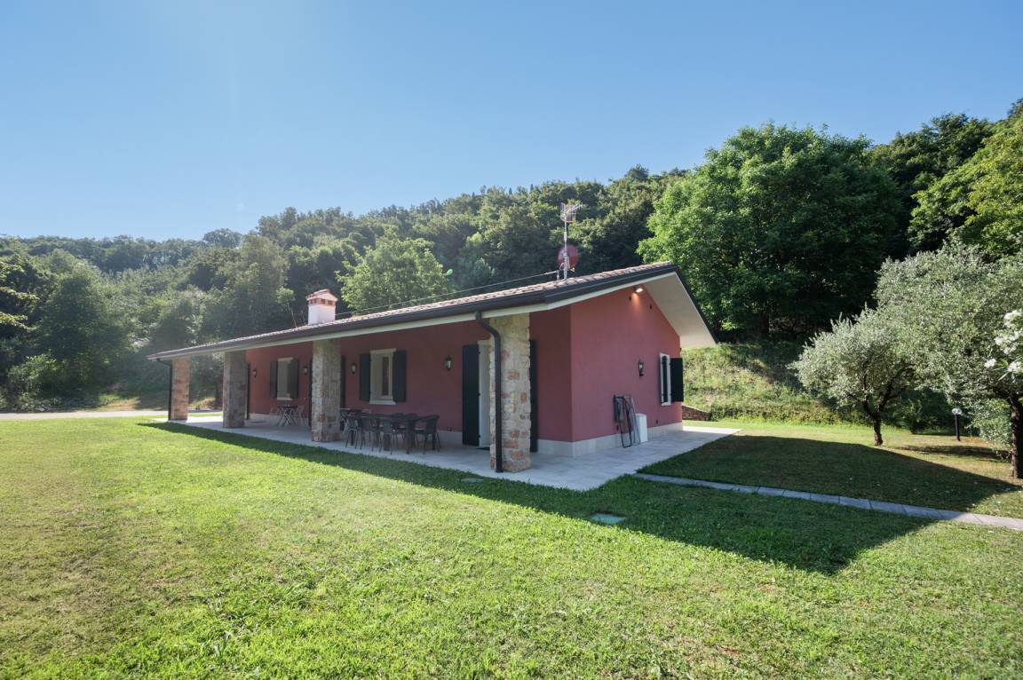 150 M² Cottage ∙ 4 Bedrooms ∙ 8 Guests - Lake Garda