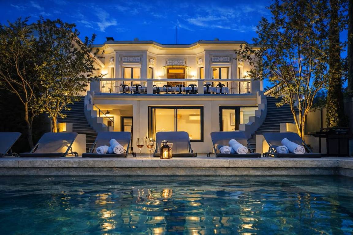 400 M² House ∙ 11 Bedrooms ∙ 30 Guests - Vaison-la-Romaine