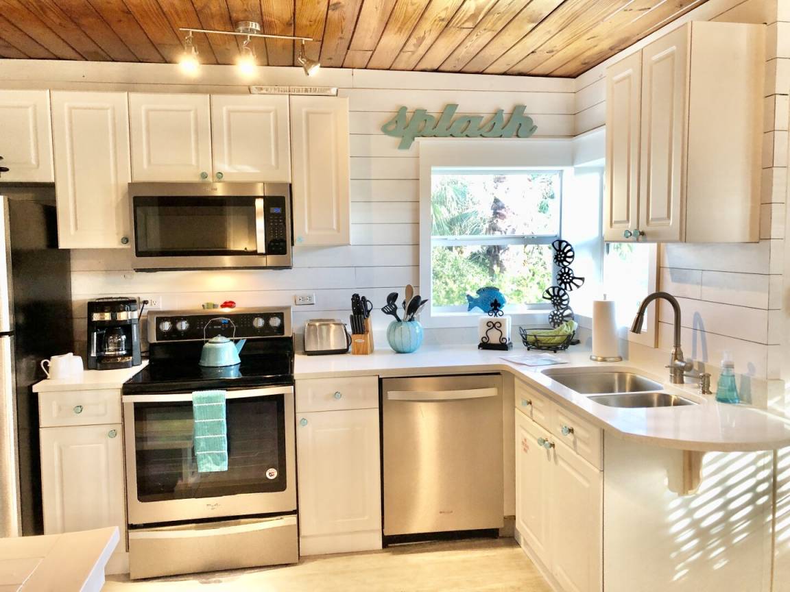 Cottage ∙ 2 Bedrooms ∙ 6 Guests - Panama City Beach, FL