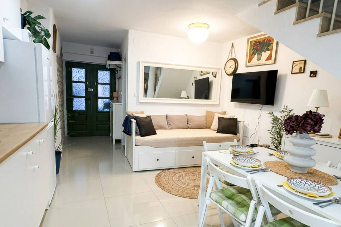 60 M² Ferienhaus ∙ 2 Schlafzimmer ∙ 6 Gäste - Peroj