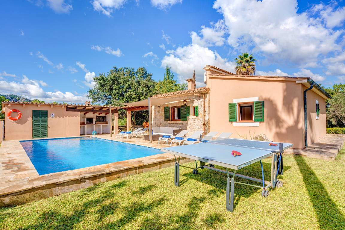 150 M² Finca ∙ 3 Bedrooms ∙ 6 Guests - Majorque