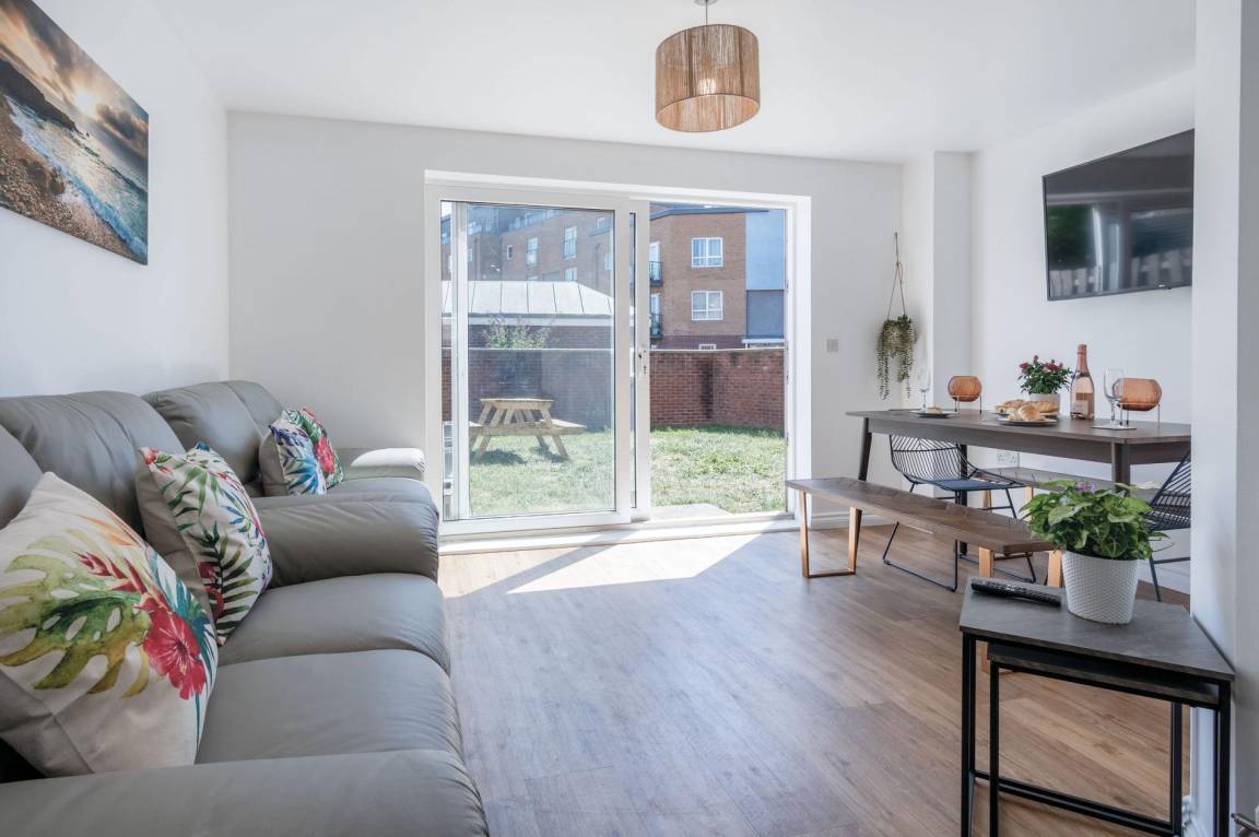 118 M² House ∙ 4 Bedrooms ∙ 8 Guests - Burry Port