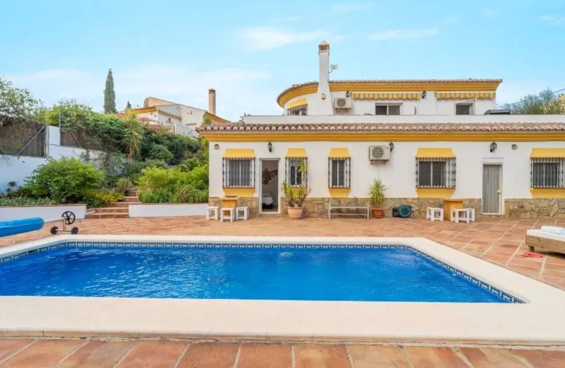 100 M² Villa ∙ 3 Bedrooms ∙ 6 Guests - Alcaucín