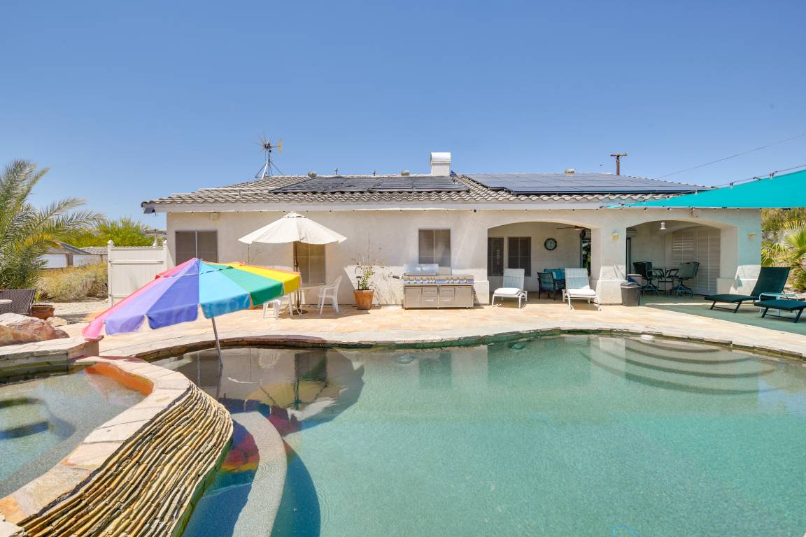185 M² House ∙ 3 Bedrooms ∙ 6 Guests - Desert Hot Springs, CA