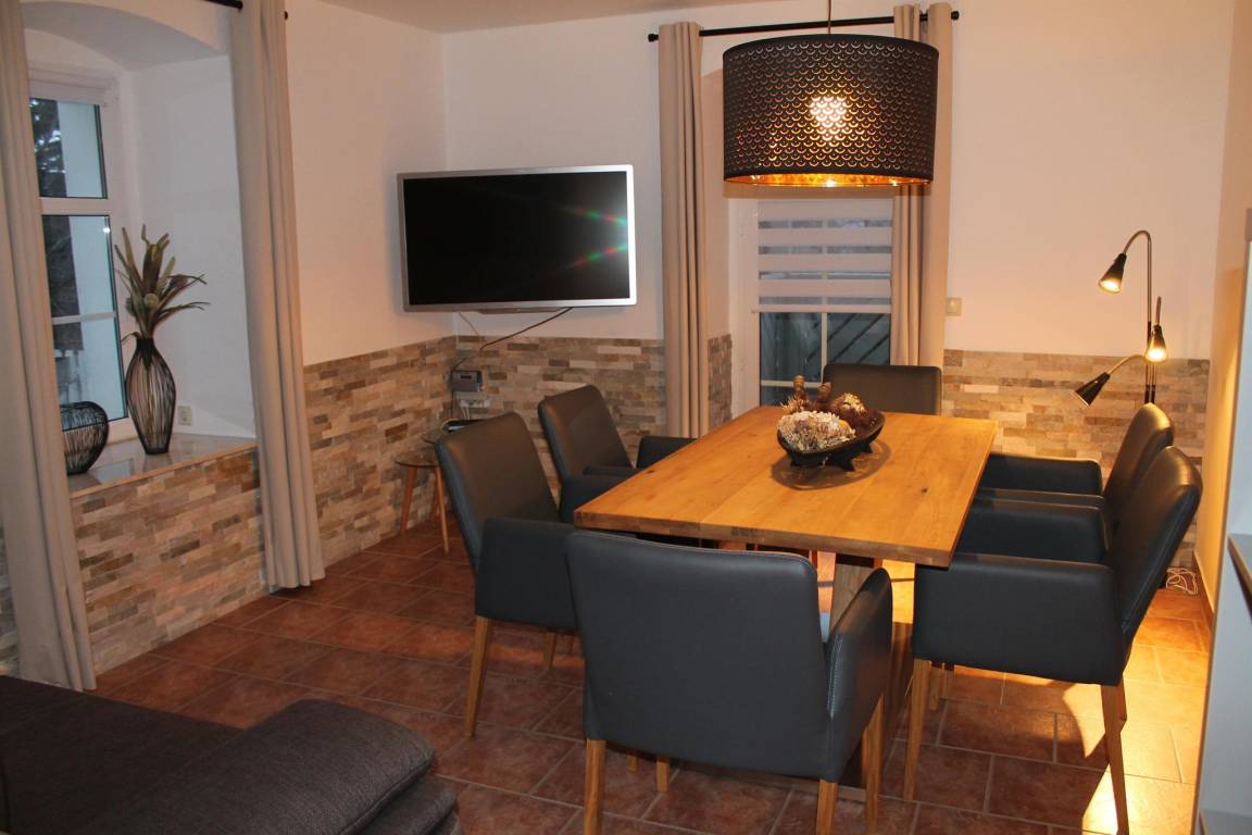 85 M² Ferienwohnung ∙ 3 Schlafzimmer ∙ 6 Gäste - Annaberg-Buchholz