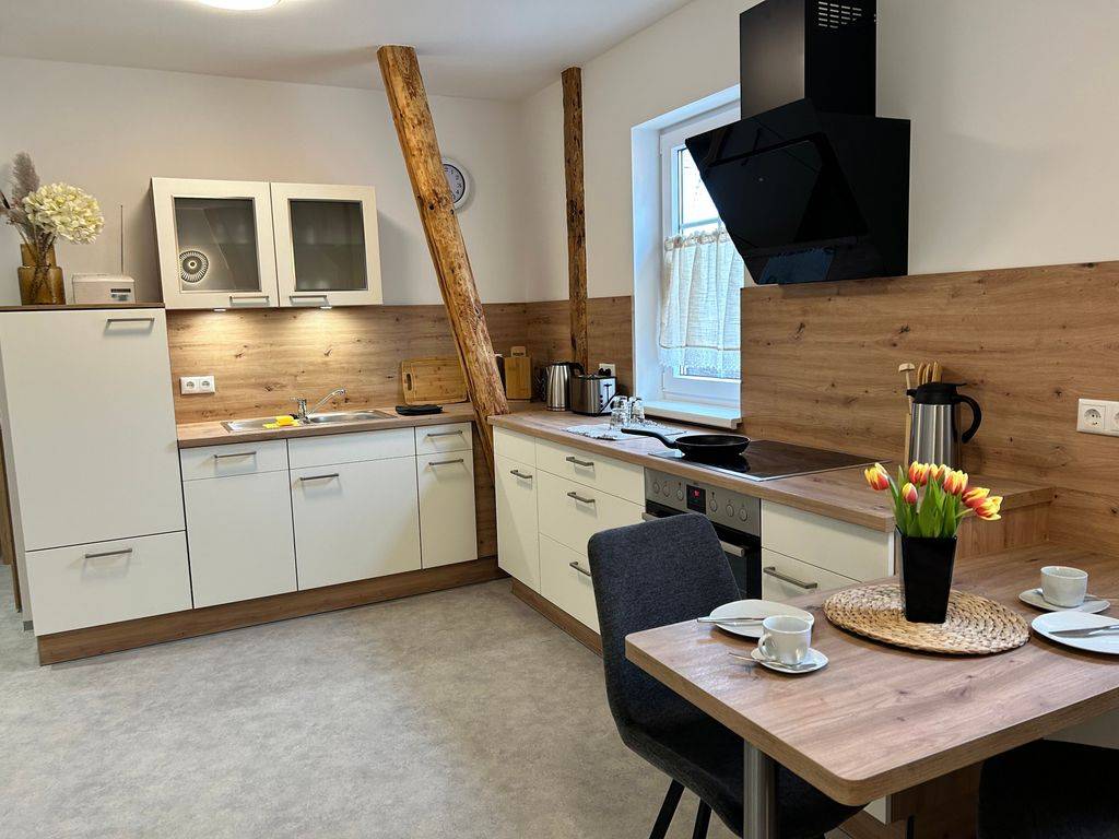 60 M² Ferienwohnung ∙ 1 Schlafzimmer ∙ 2 Gäste - Saalfeld/Saale