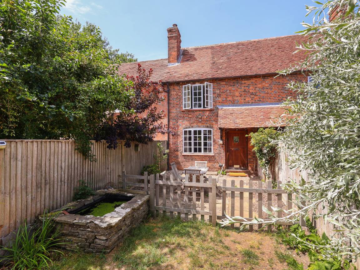 Cottage ∙ 2 Bedrooms ∙ 4 Guests - Berkshire