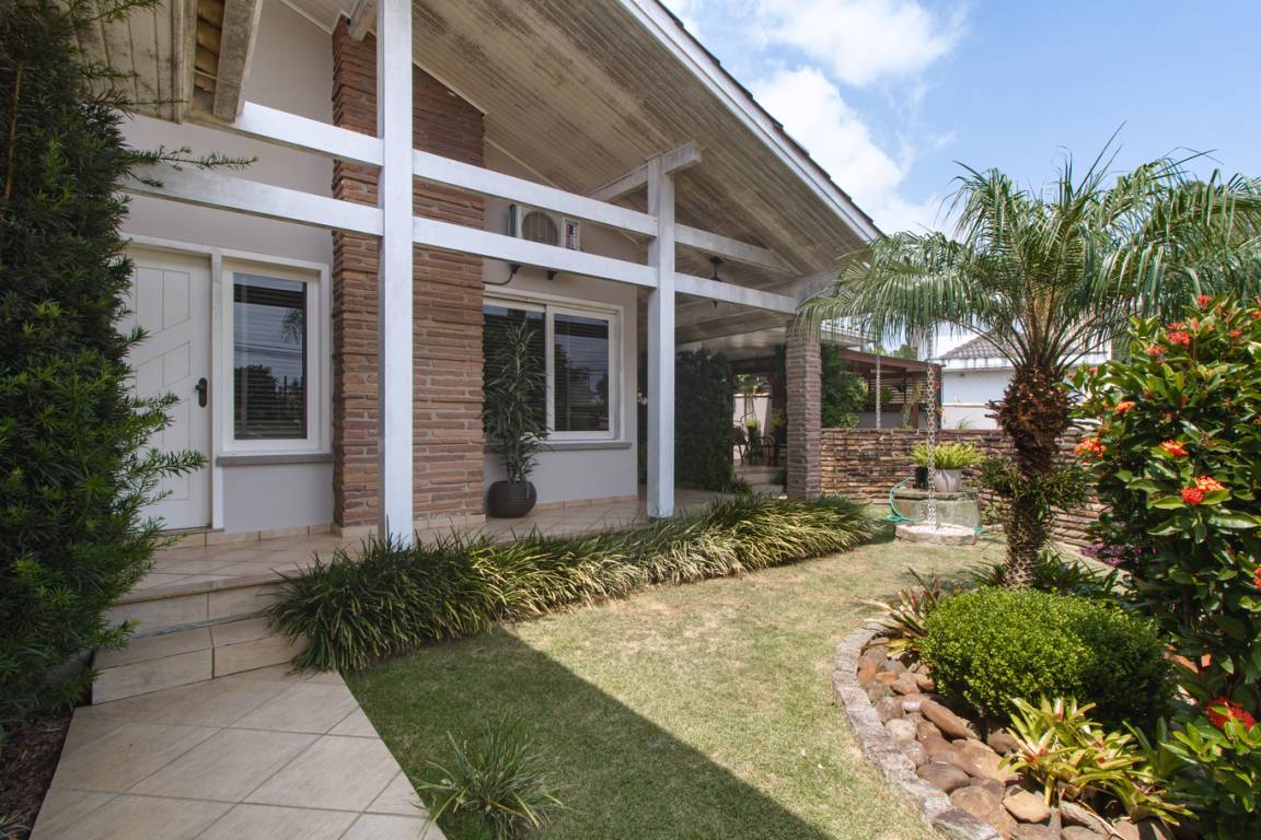 400 M² Casa ∙ 4 Quartos ∙ 10 Hóspedes - Criciúma