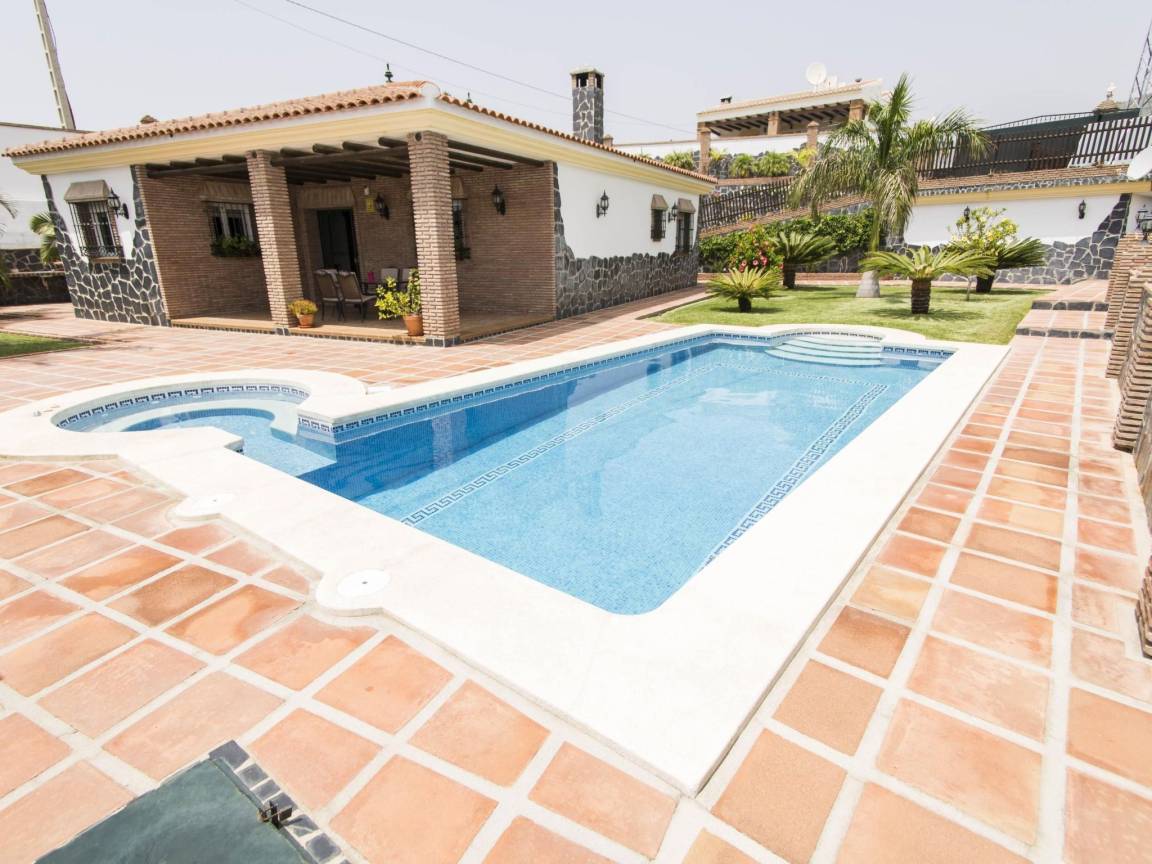 140 M² House ∙ 3 Bedrooms ∙ 6 Guests - Nerja