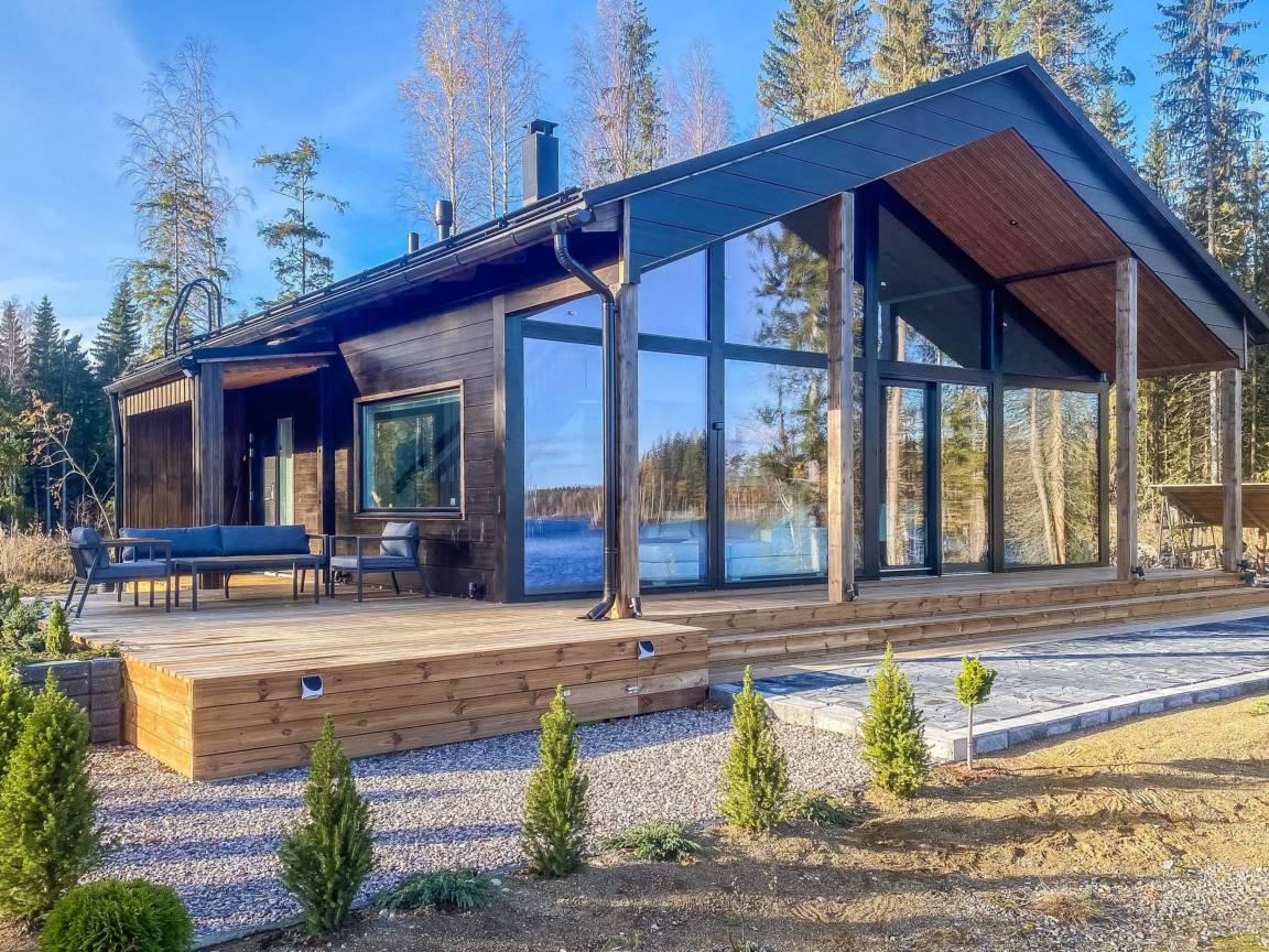 105 M² Talo ∙ 1 Makuuhuone ∙ 6 Vierasta - Janakkala