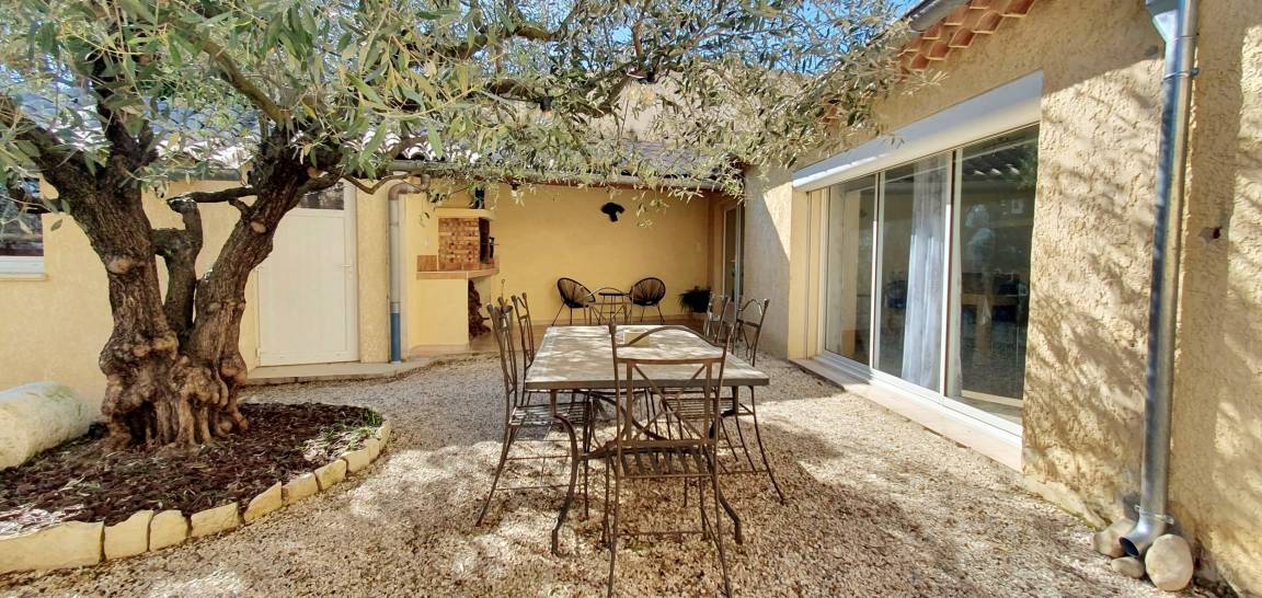 70 M² Ferienwohnung ∙ 2 Schlafzimmer ∙ 5 Gäste - Nyons