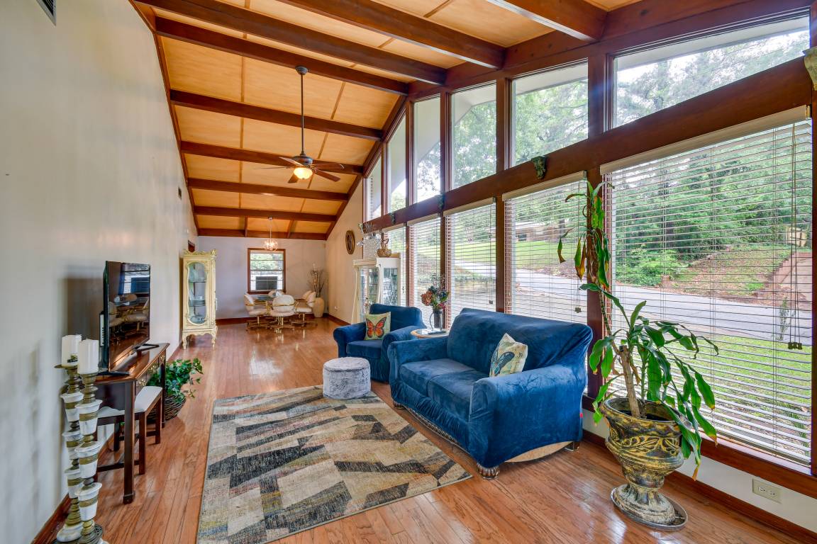 201 M² House ∙ 3 Bedrooms ∙ 8 Guests - Montgomery, AL