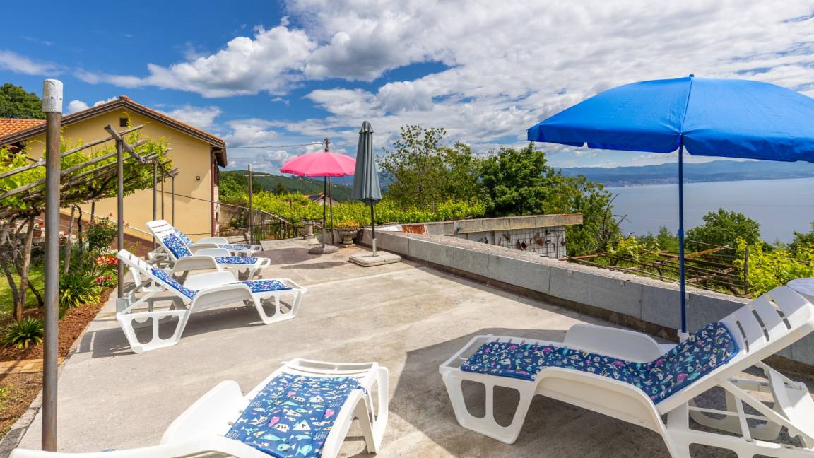 98 M² Villa ∙ 3 Chambres ∙ 6 Personnes - Lovran