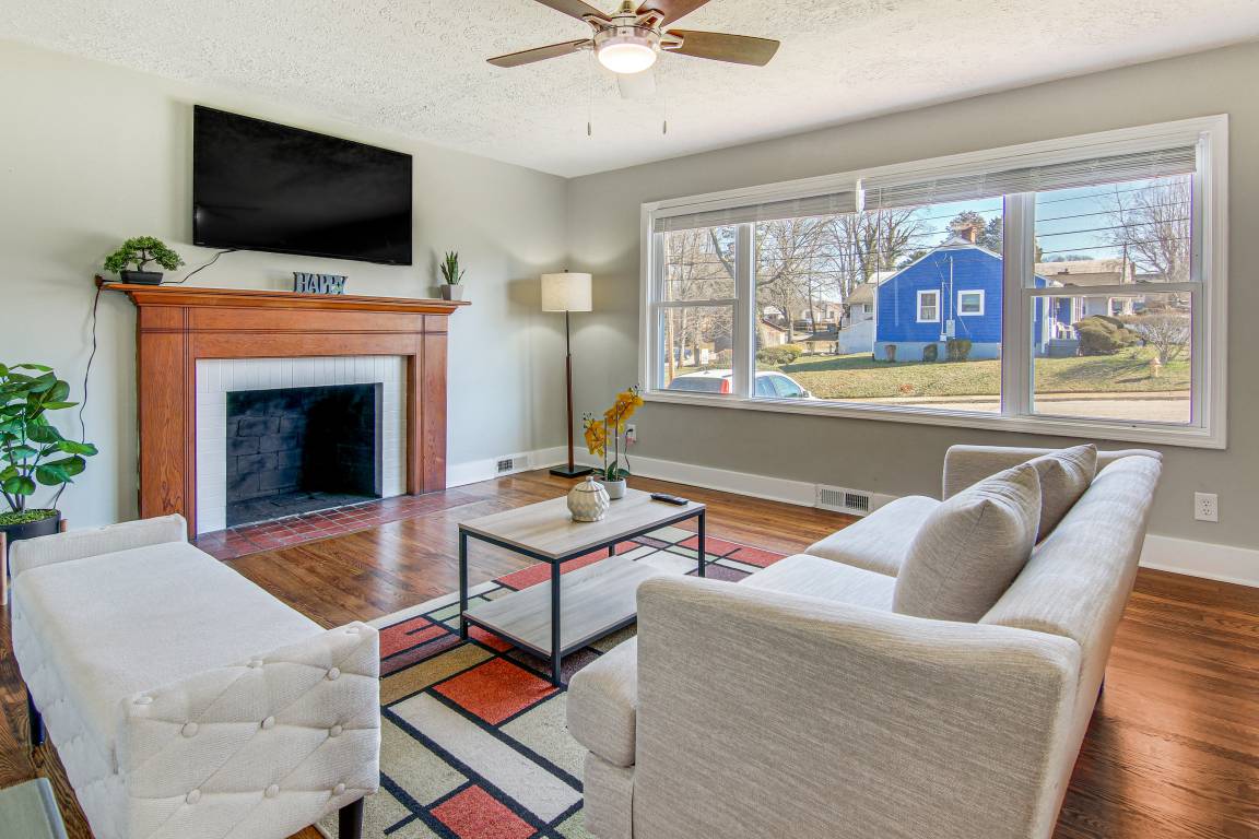 102 M² House ∙ 3 Bedrooms ∙ 7 Guests - Asheville