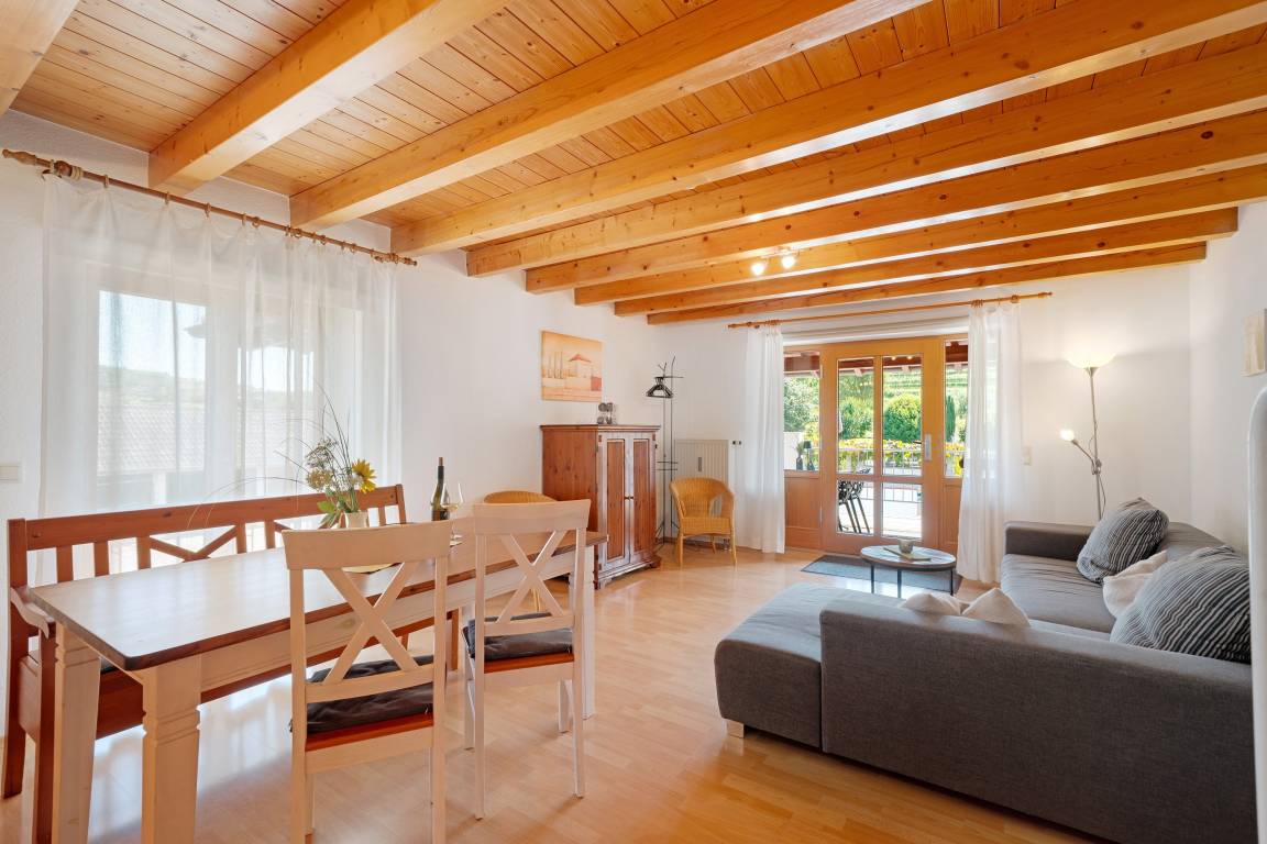 65 M² Ferienwohnung ∙ 2 Schlafzimmer ∙ 5 Gäste - Gottenheim