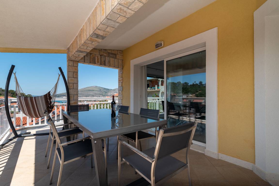 130 M² Appartement ∙ 3 Slaapkamers ∙ 6 Gasten - Trogir