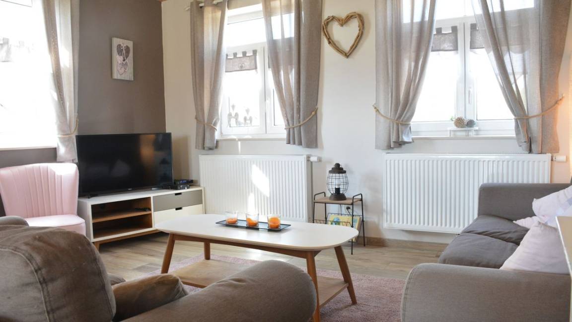 240 M² Maison De Vacances ∙ 4 Chambres ∙ 8 Personnes - Philippeville