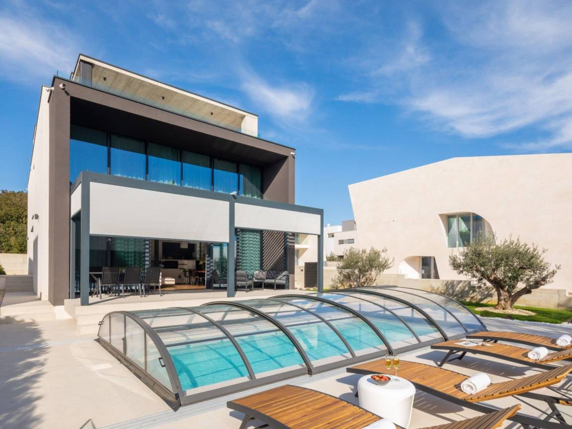 350 M² Ferienhaus ∙ 4 Schlafzimmer ∙ 9 Gäste - Zadar