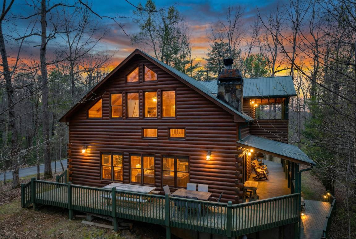 312 M² Cabin ∙ 4 Bedrooms ∙ 12 Guests - Georgia, GA