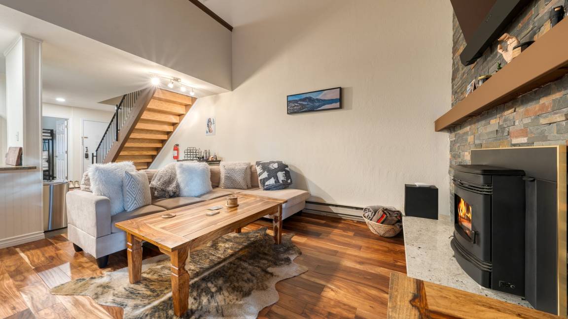 94 M² House ∙ 2 Bedrooms ∙ 6 Guests - North Lake Tahoe, CA