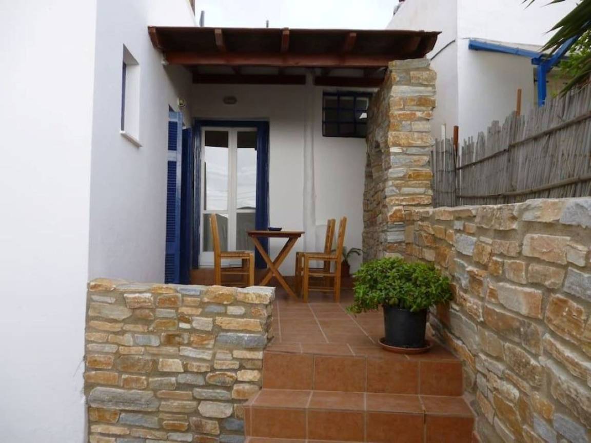 45 M² Studio Flat ∙ 2 Bedrooms ∙ 4 Guests - Ios