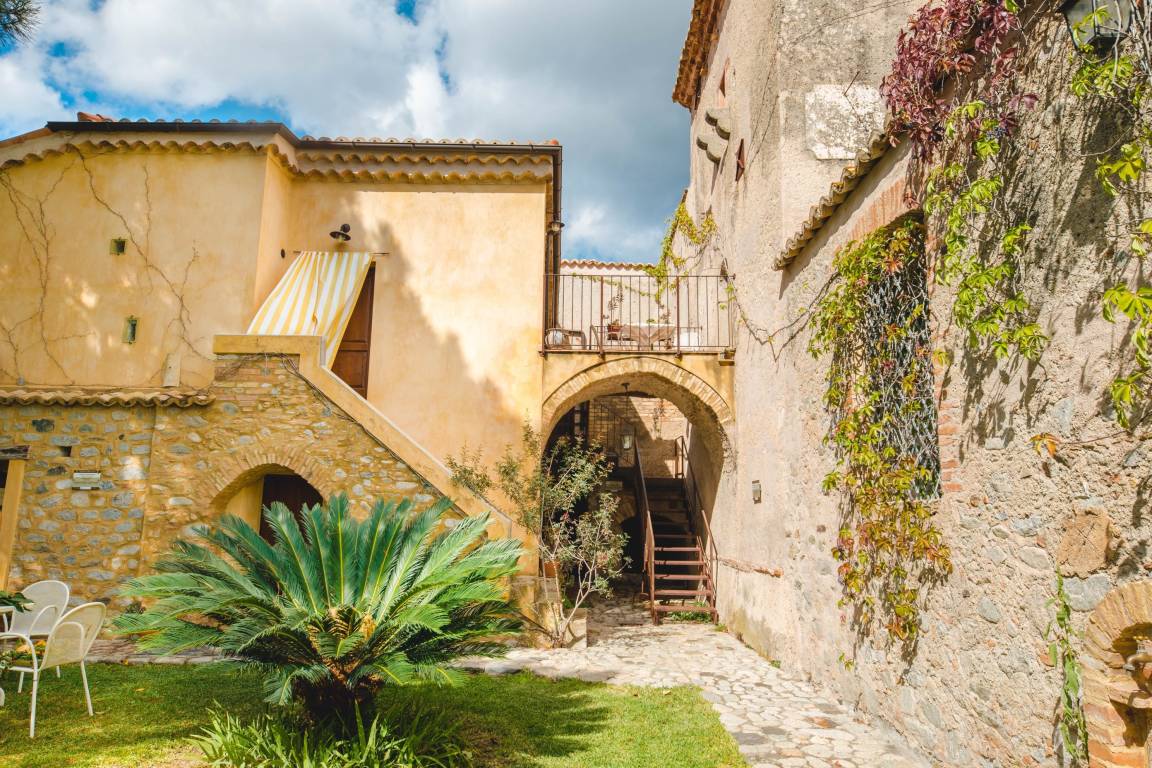 60 M² Bauernhof ∙ 2 Schlafzimmer ∙ 6 Gäste - Kalabrien