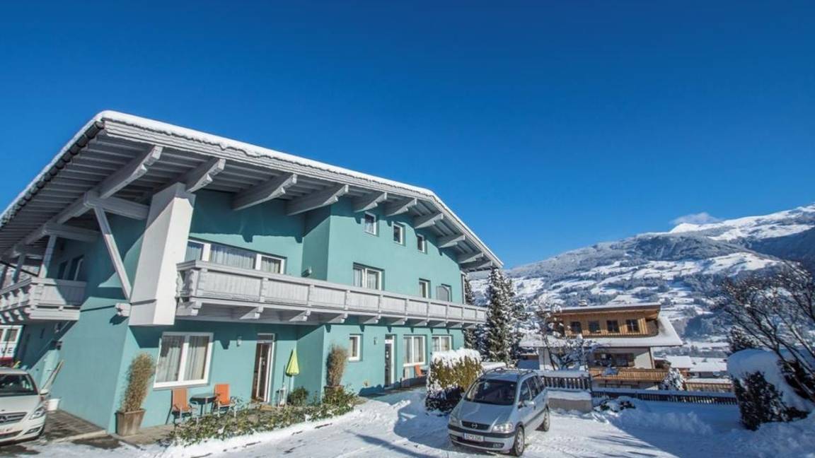 76 M² Appartement ∙ 2 Slaapkamers ∙ 9 Gasten - Uderns