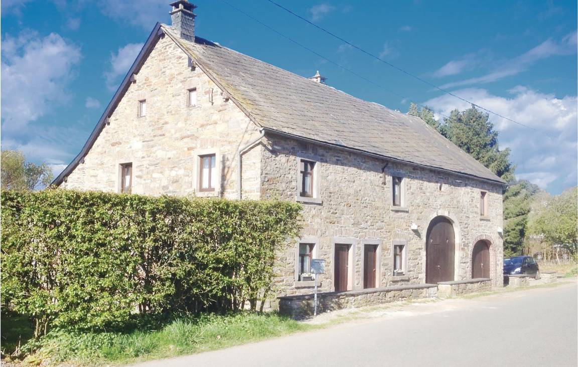 300 M² Maison De Vacances ∙ 11 Chambres ∙ 33 Personnes - Montjoie