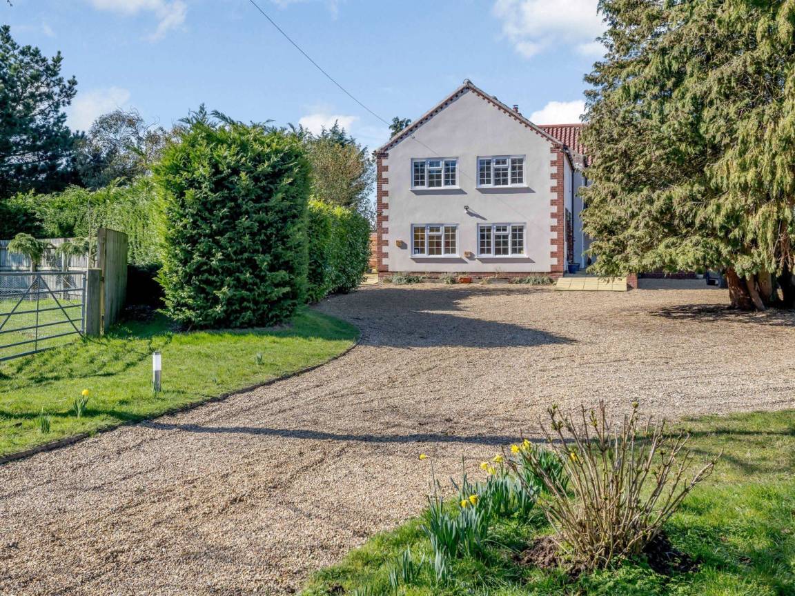 Cottage ∙ 2 Bedrooms ∙ 4 Guests - Holt