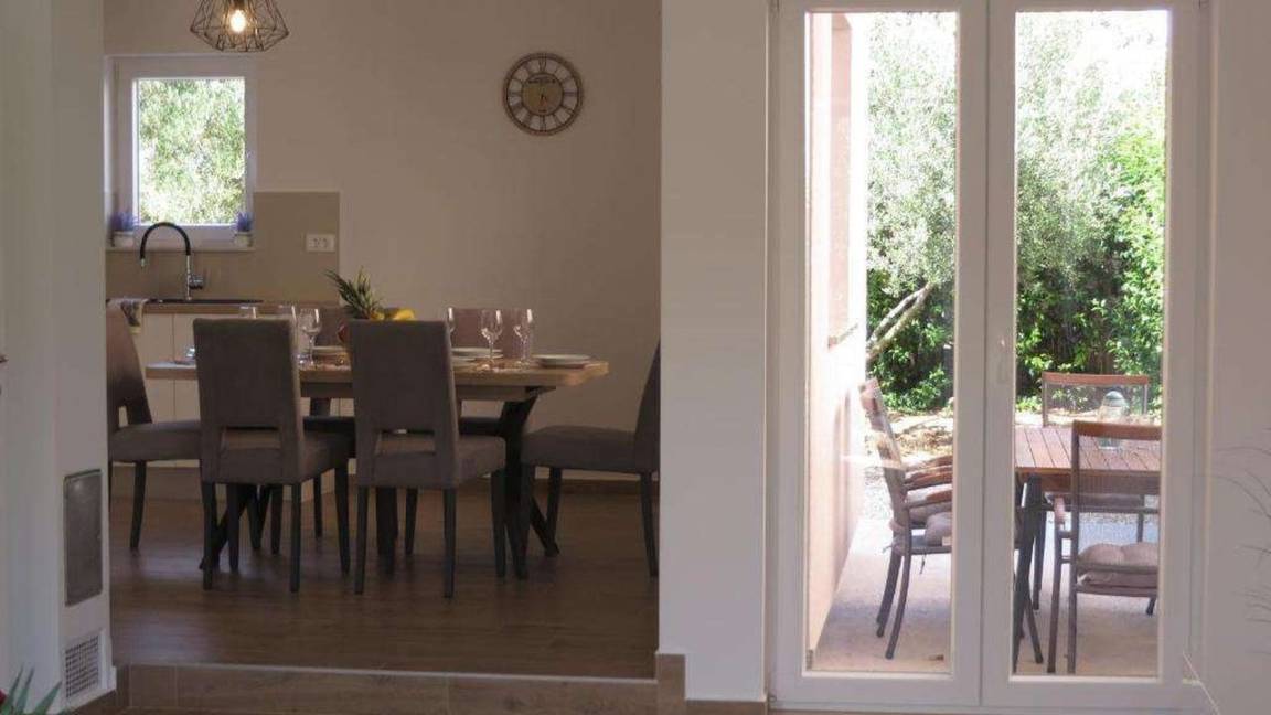 101 M² Ferienhaus ∙ 3 Schlafzimmer ∙ 6 Gäste - Sveti Filip i Jakov