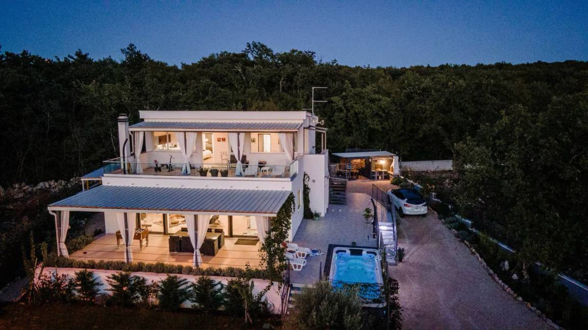 Villa ∙ 4 Slaapkamers ∙ 8 Gasten - Njivice, Omišalj