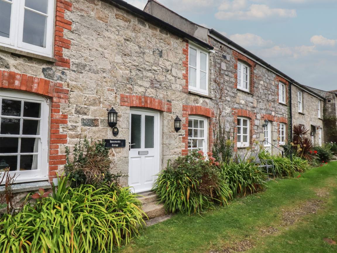 Cottage ∙ 2 Bedrooms ∙ 4 Guests - St Austell