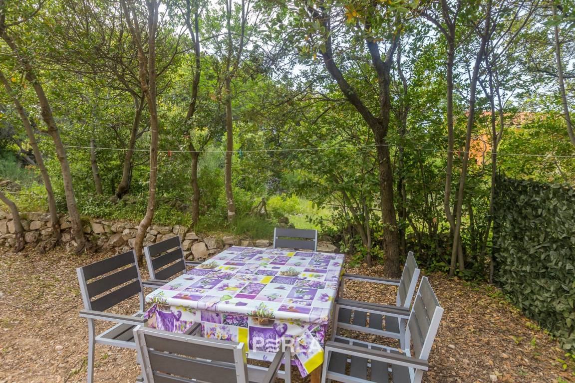 70 M² Ferienwohnung ∙ 2 Schlafzimmer ∙ 6 Gäste - Nerezine