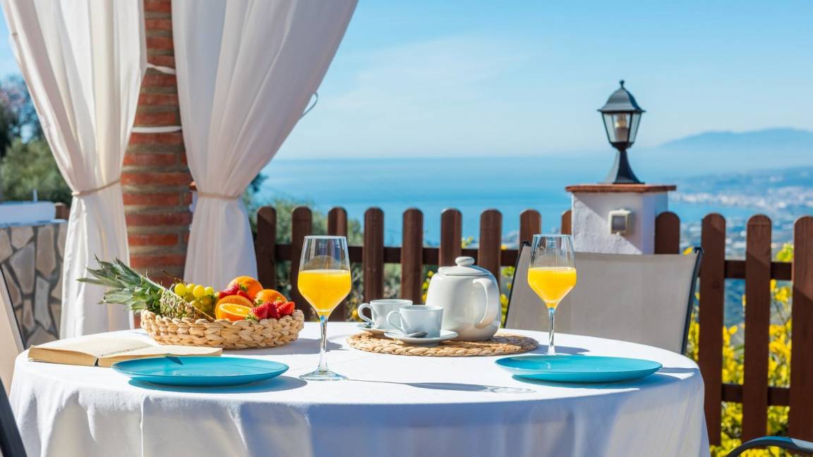 70 M² Ferienhaus ∙ 2 Schlafzimmer ∙ 4 Gäste - Torrox-Costa