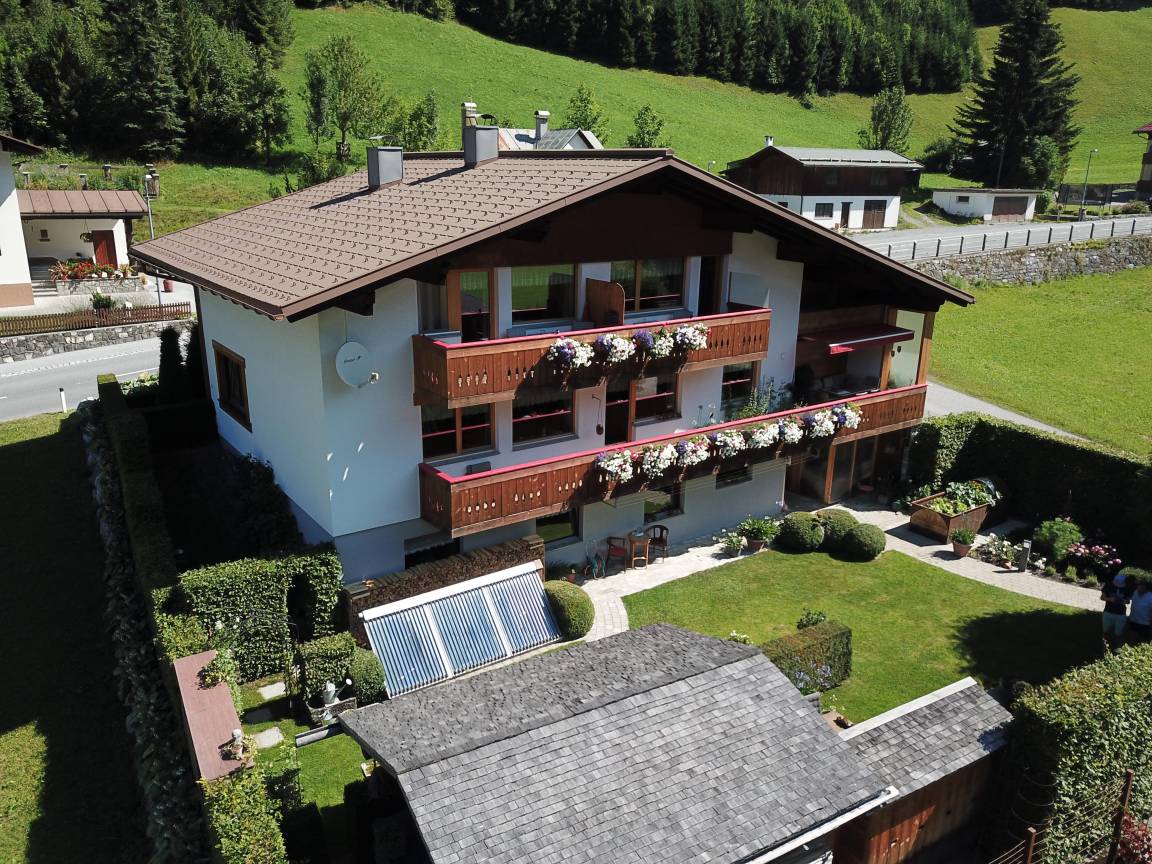 54 M² Ferienwohnung ∙ 2 Schlafzimmer ∙ 4 Gäste - Klösterle