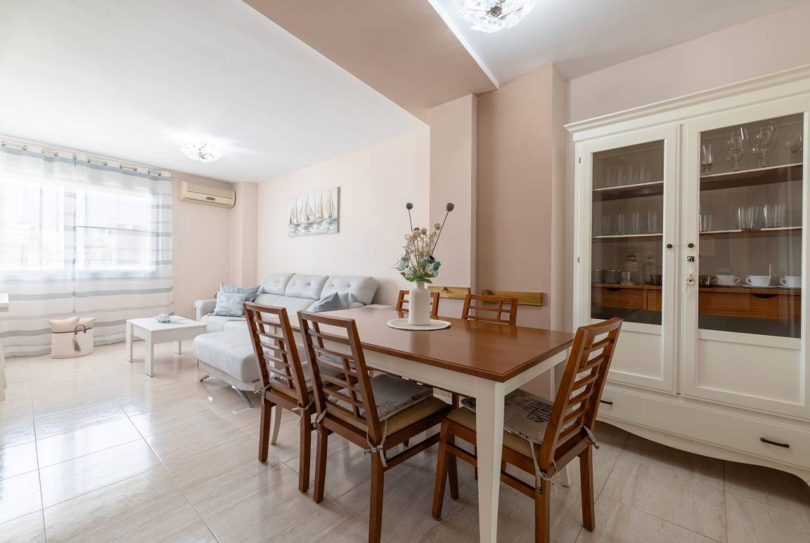 90 M² Apartamento ∙ 3 Habitaciones ∙ 5 Huéspedes - Amposta
