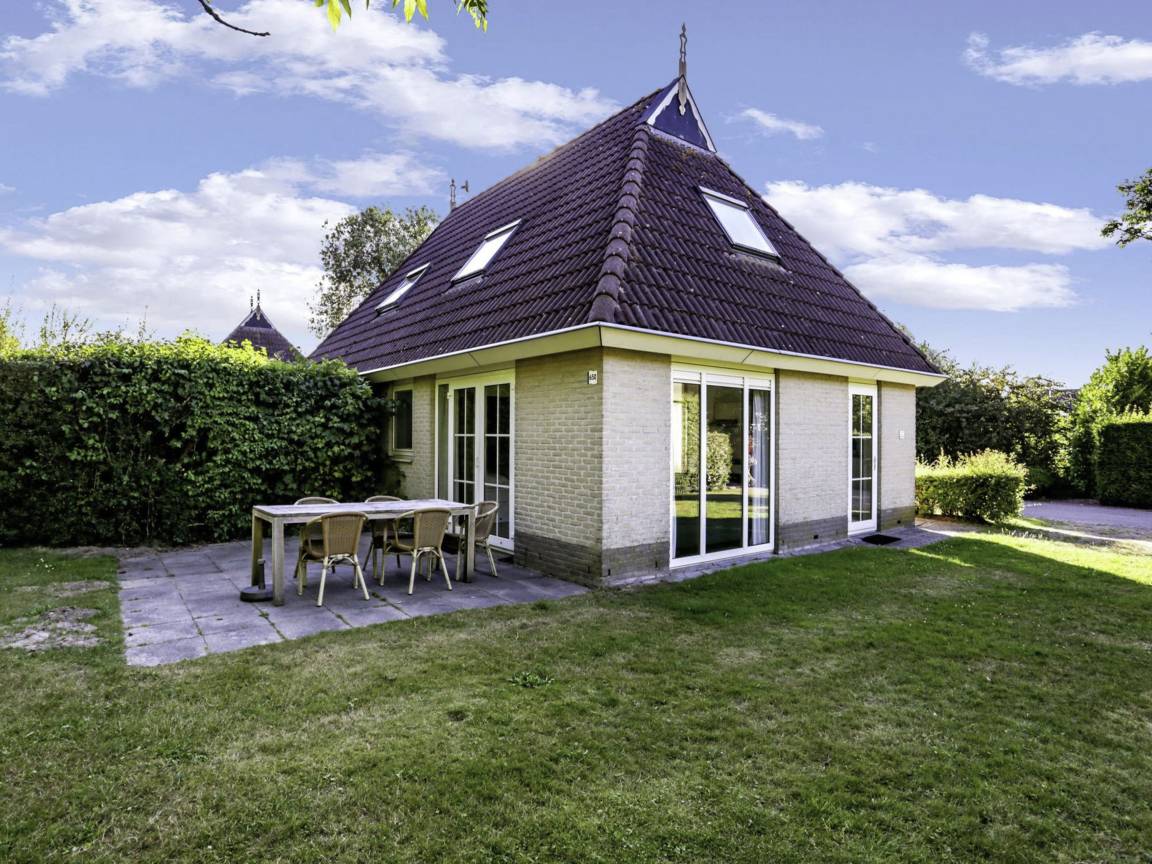 64 M² House ∙ 1 Bedroom ∙ 5 Guests - Drachten