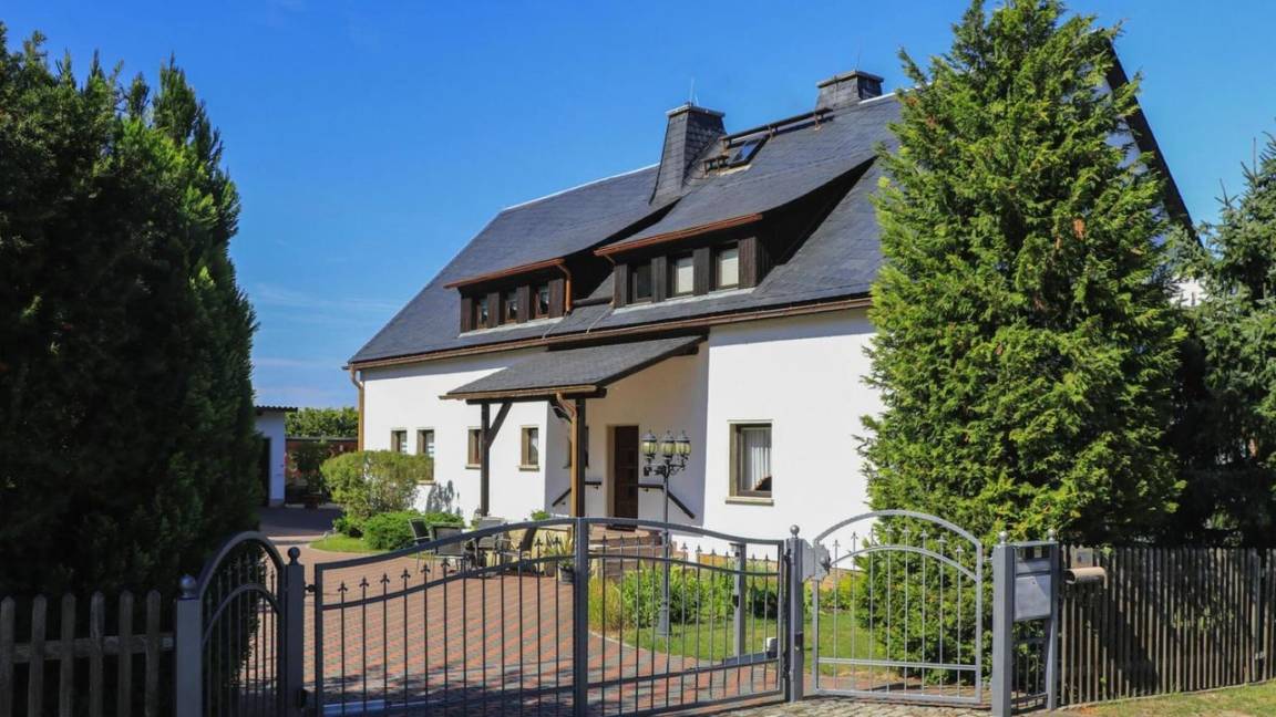 74 M² Ferienwohnung ∙ 2 Schlafzimmer ∙ 4 Gäste - Pirna