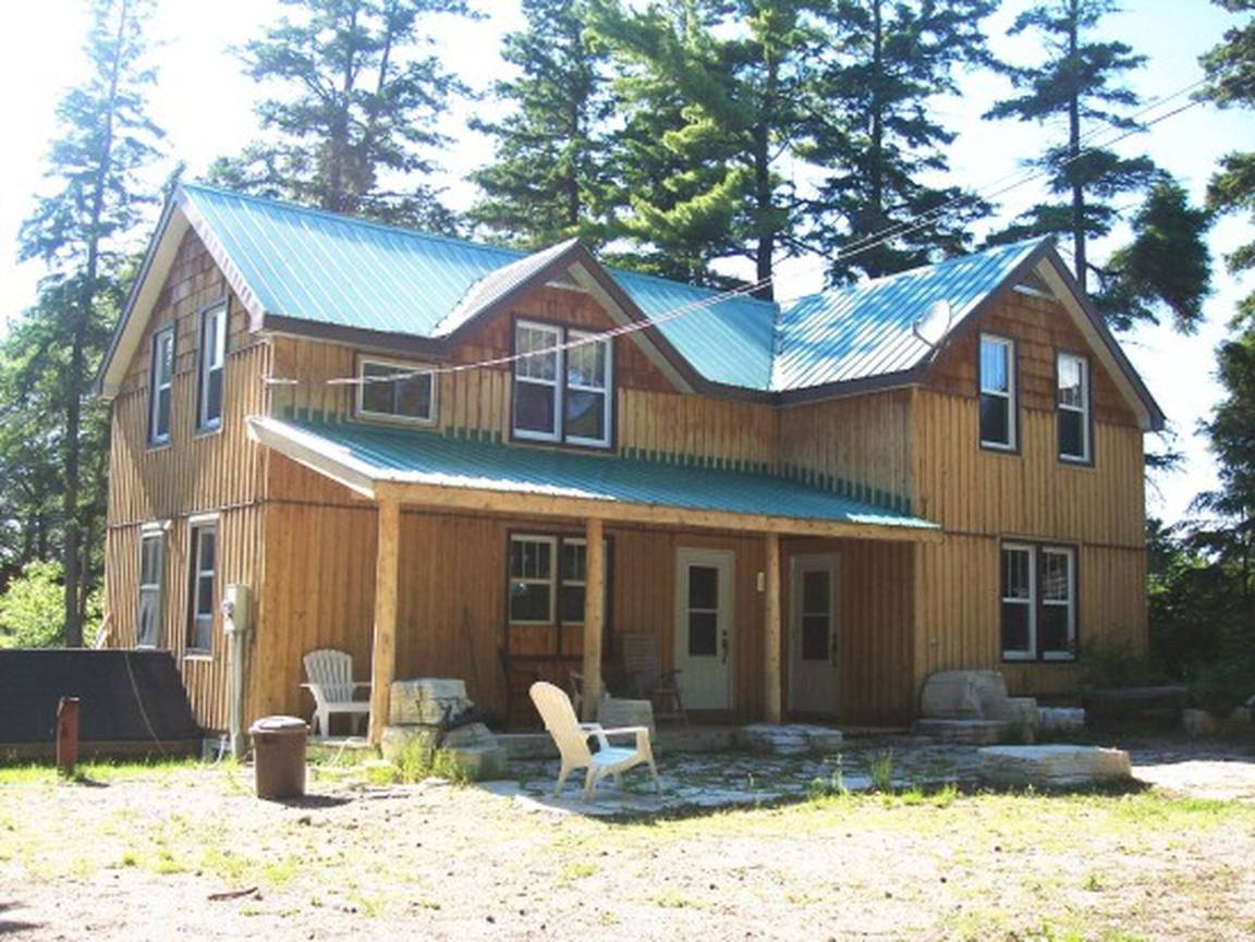 149 M² House ∙ 4 Bedrooms ∙ 10 Guests - Ontario