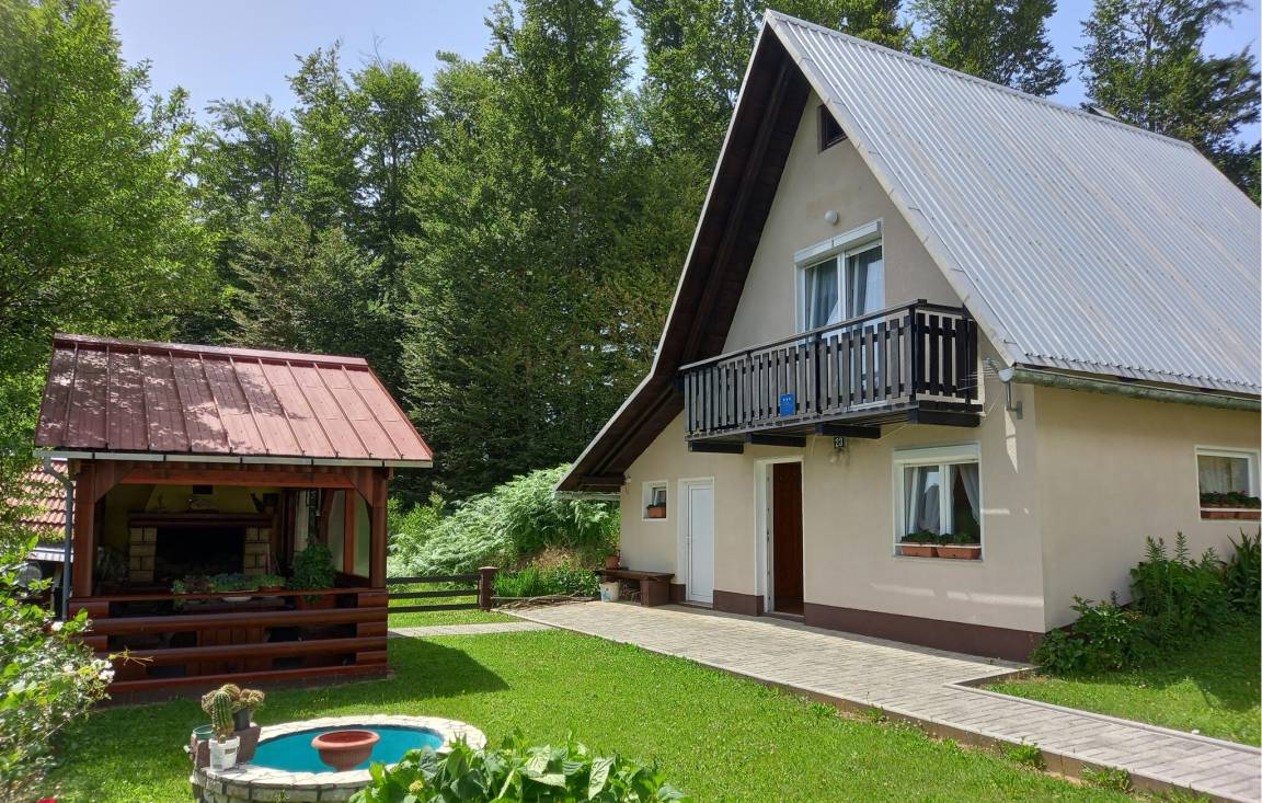 66 M² House ∙ 2 Bedrooms ∙ 6 Guests - Delnice