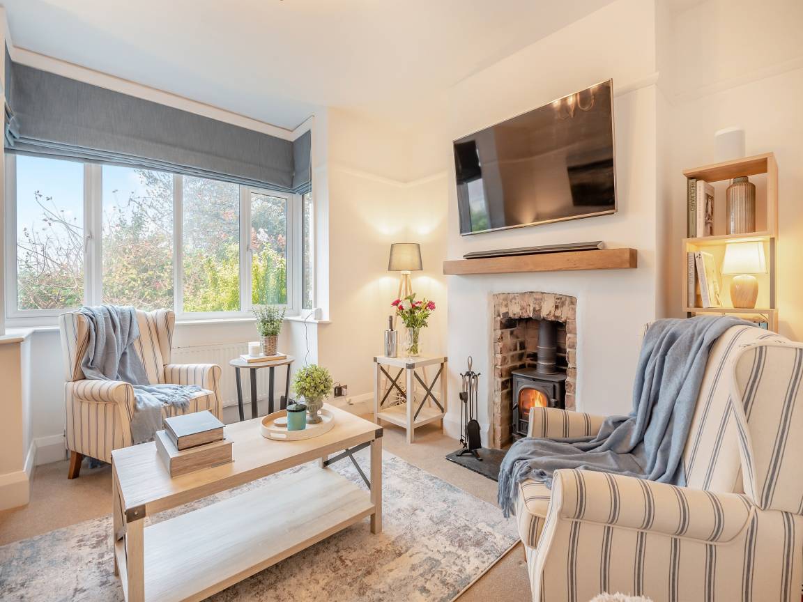 Cottage ∙ 2 Bedrooms ∙ 4 Guests - Branksome Chine Beach