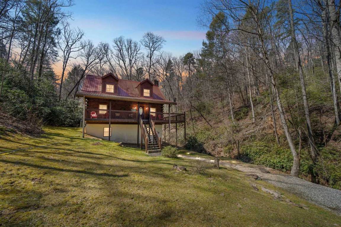 260 M² Cabin ∙ 3 Bedrooms ∙ 10 Guests - North Carolina