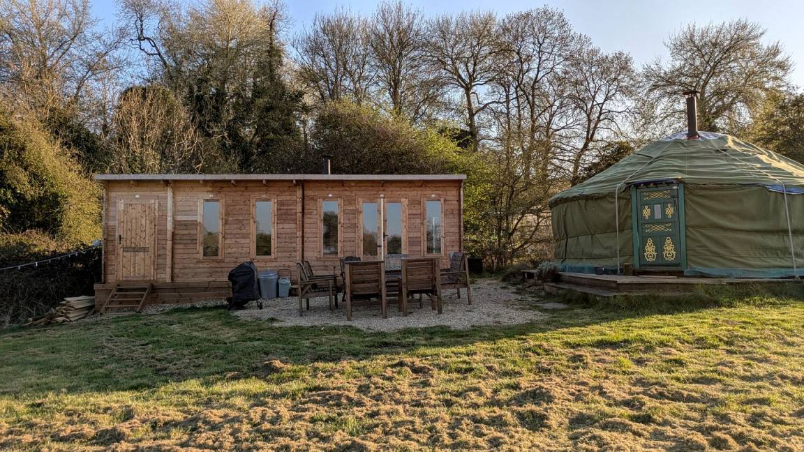 Camping ∙ 1 Bedroom ∙ 8 Guests - Northamptonshire