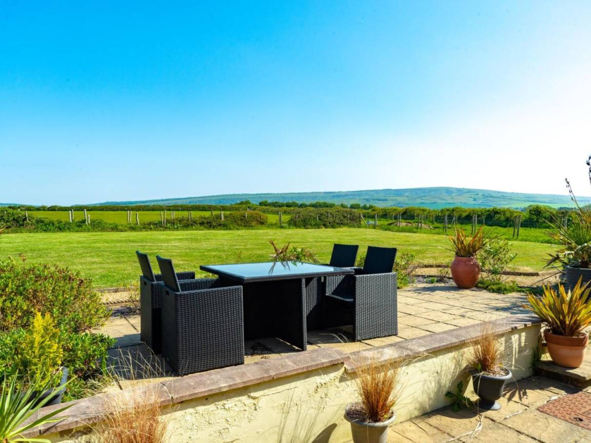 Cottage ∙ 3 Bedrooms ∙ 6 Guests - Lymington